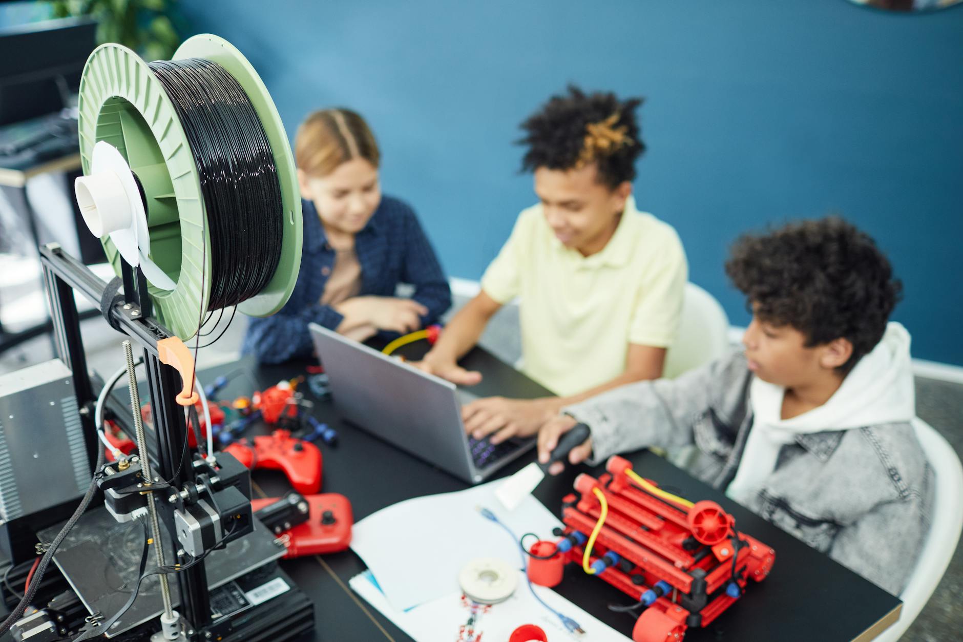 How to Spark a Child's Interest in Science-Related Careers | SensoryEdge